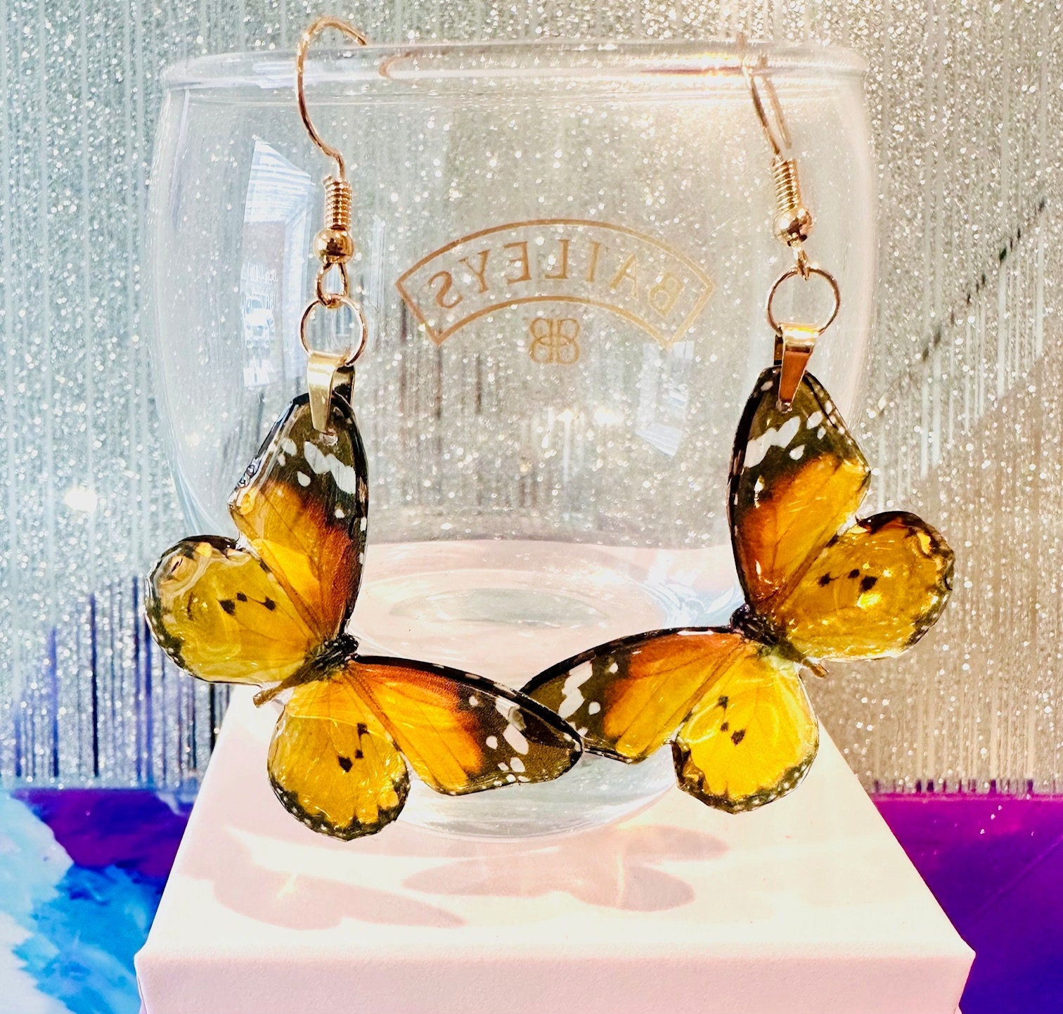 Orange Monarch butterfly earrings. They look like real butterflies. Re ...